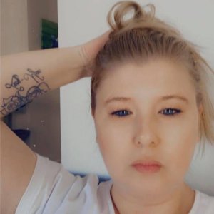 Watch Beth Louise Live Stream on BIGO LIVE