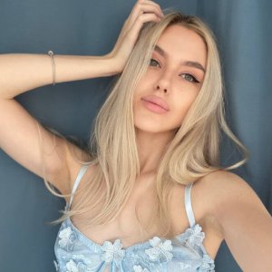 BIGO LIVE'da SophieBaley Canlı Yayın İzleyin