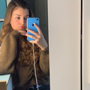 欢迎来到Scarlett的直播间