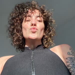 Watch Miss Avery Blue Live Stream on BIGO LIVE