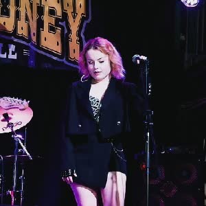 Watch Julia Lights 🎤 Live Stream on BIGO LIVE