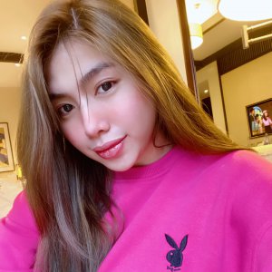 欢迎来到Janine Rivera的直播间