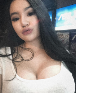 Watch monica ardhea 💞 Live Stream on BIGO LIVE