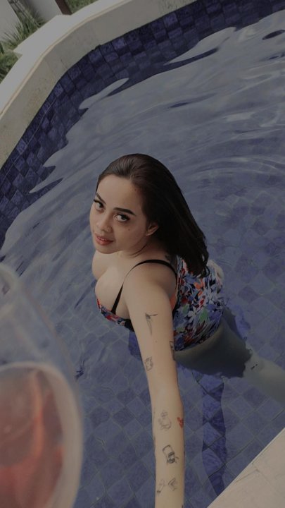 Xena Xenita 👀 - BIGO LIVE Bar