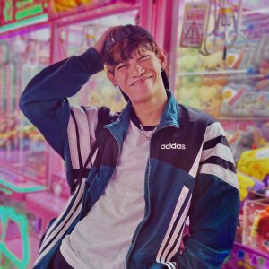 BIGO LIVE'da Edwin Jayden Goh Canlı Yayın İzleyin