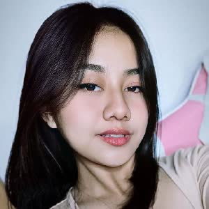 Watch 𝙎𝙩𝙧.🌸MOON Live Stream on BIGO LIVE