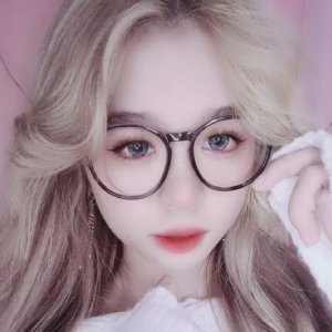 Watch 🍀Lyna Trang😘 Live Stream on BIGO LIVE