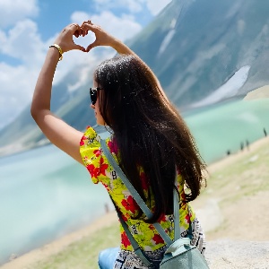 Watch AREEBA MALIK Live Stream on BIGO LIVE