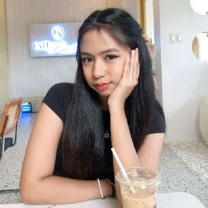 Watch 𝙎𝙩𝙧🏵️ Ria Live Stream on BIGO LIVE