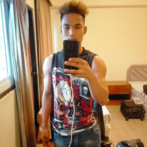 Watch AUNG KHAING TUN Live Stream on BIGO LIVE