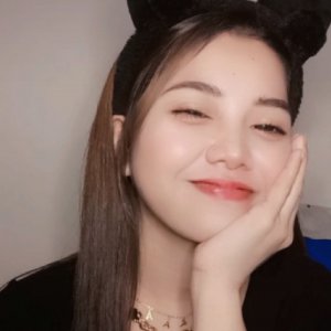 Watch 𝑸𝒖𝒆𝒆𝒏 𝒗𝒊a Live Stream on BIGO LIVE
