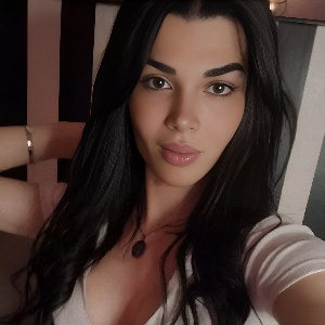 Ver Azra 61🤫 Transmisión en vivo en BIGO LIVE