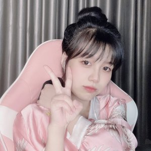 Watch pé heo Live Stream on BIGO LIVE