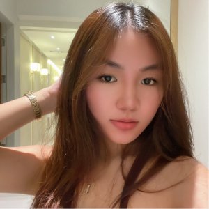 Watch Louise Albino 🍓 Live Stream on BIGO LIVE