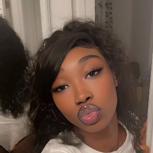 Watch Juicy Jay 💋👣 Live Stream on BIGO LIVE