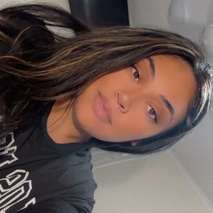 Watch 💋𝒦𝑒𝓏𝓏𝓎 💋 Live Stream on BIGO LIVE