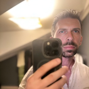 Watch Adrian Live Stream on BIGO LIVE