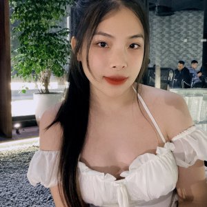 Watch ↷ϻ↶Ngoc Trang Live Stream on BIGO LIVE