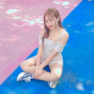 欢迎来到🍒𝑀𝑀C🍒ZinMar的直播间