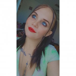 Watch ℌ𝔞𝔩𝔢𝔶 𝔅𝔬𝔬 Live Stream on BIGO LIVE