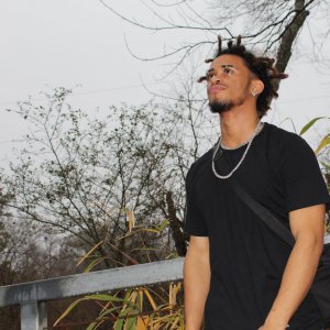 Watch Aaron Daniels Live Stream on BIGO LIVE