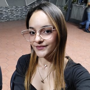 Watch Carolinee ️🫰🏻 Live Stream on BIGO LIVE