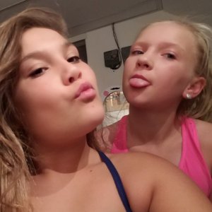 Watch thicc.sisters Live Stream on BIGO LIVE